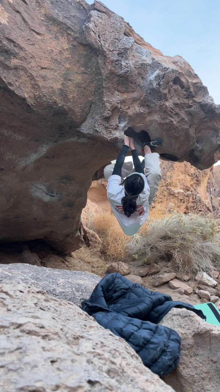 Monkey Hang v3 - Tablelands, Bishop Bouldering - Watch Beta Videos