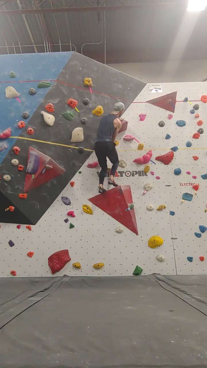 Blue Tag v2 - Hub Climbing Markham Bouldering - Watch Beta Videos