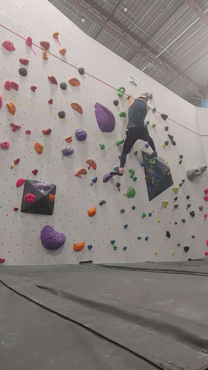 Blue Tag v2 - Hub Climbing Markham Bouldering - Watch Beta Videos