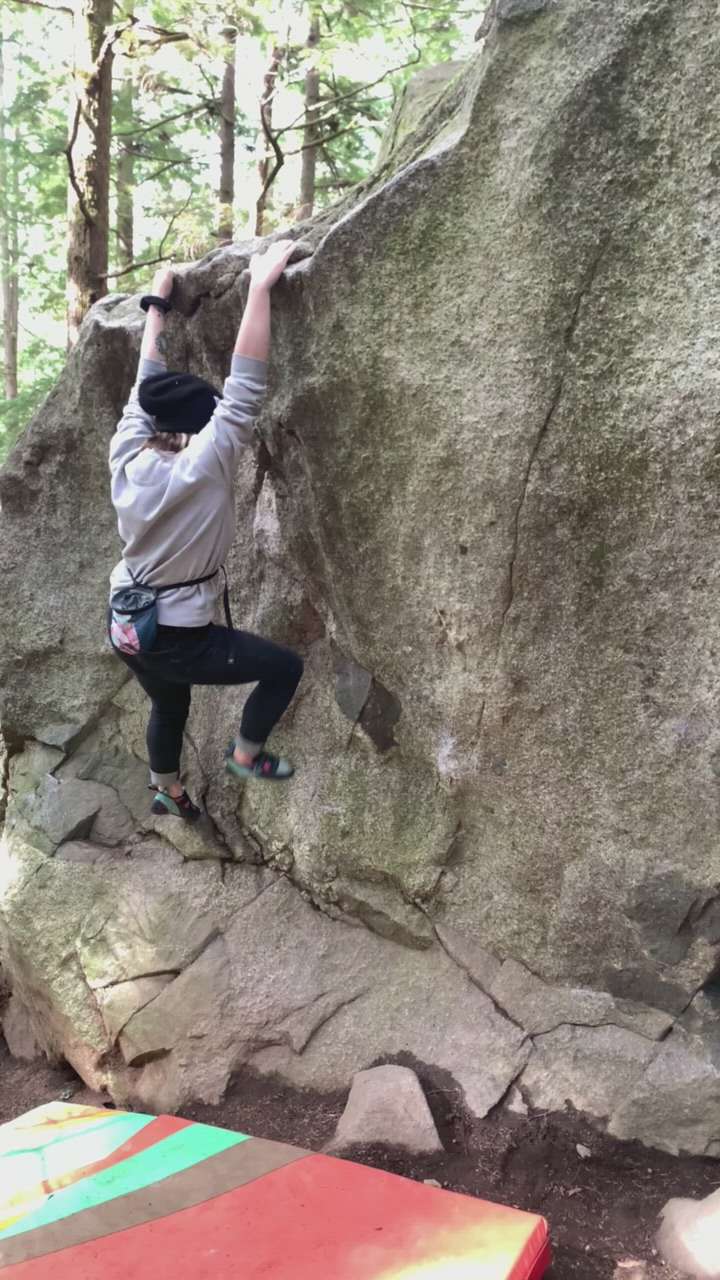 Adam's Apple v1 - Grand Wall, Squamish Bouldering - Watch Beta Videos