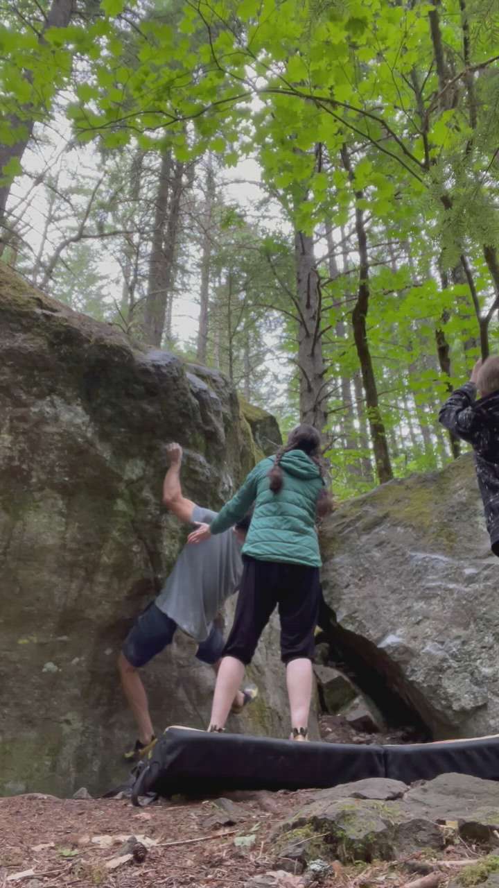 Natasha v6 - Empire, Columbia River Gorge Bouldering - Watch Beta Videos