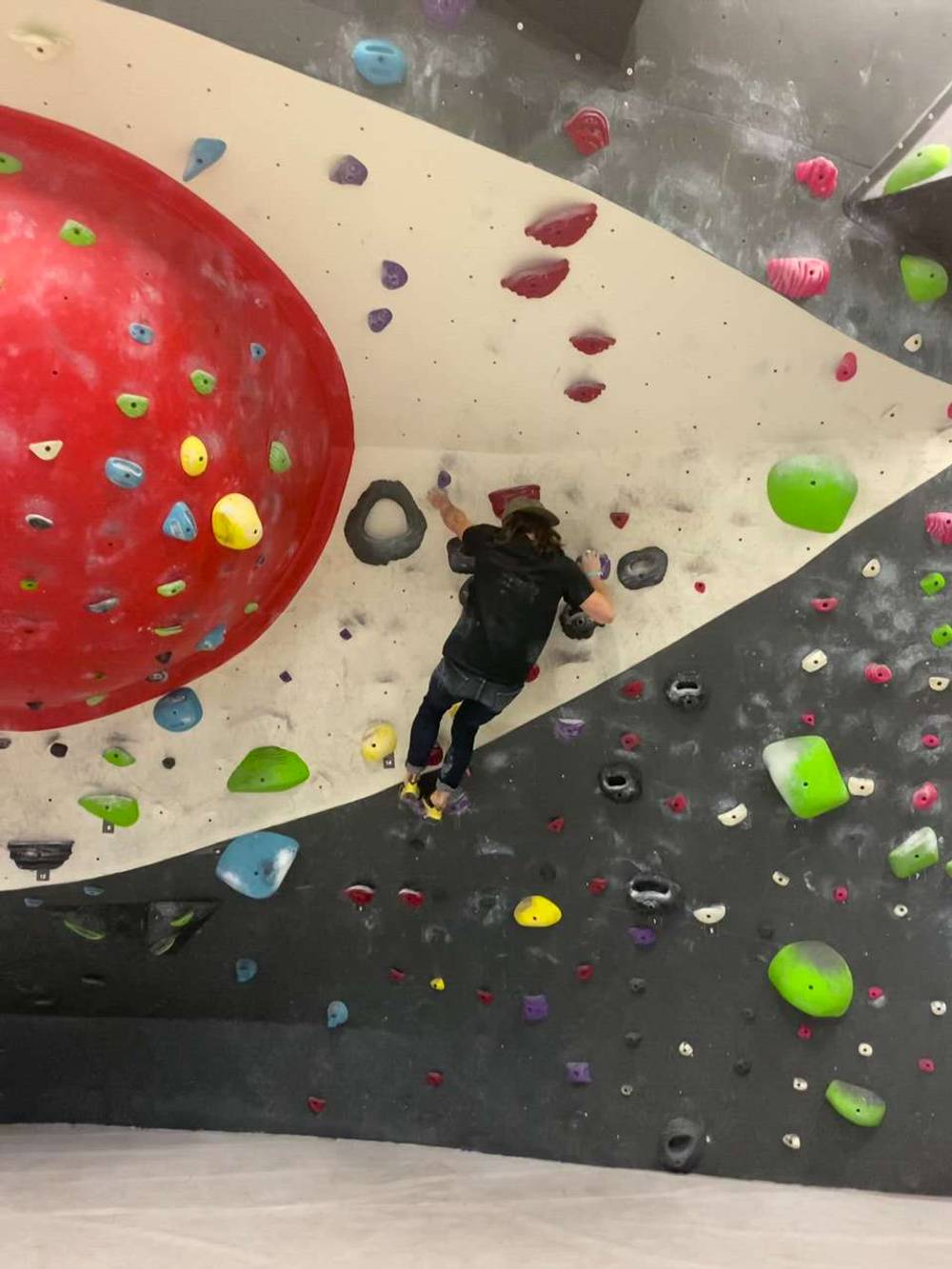 Purple v5 - Climb So iLL at the Power Plant Bouldering - Watch Beta Videos