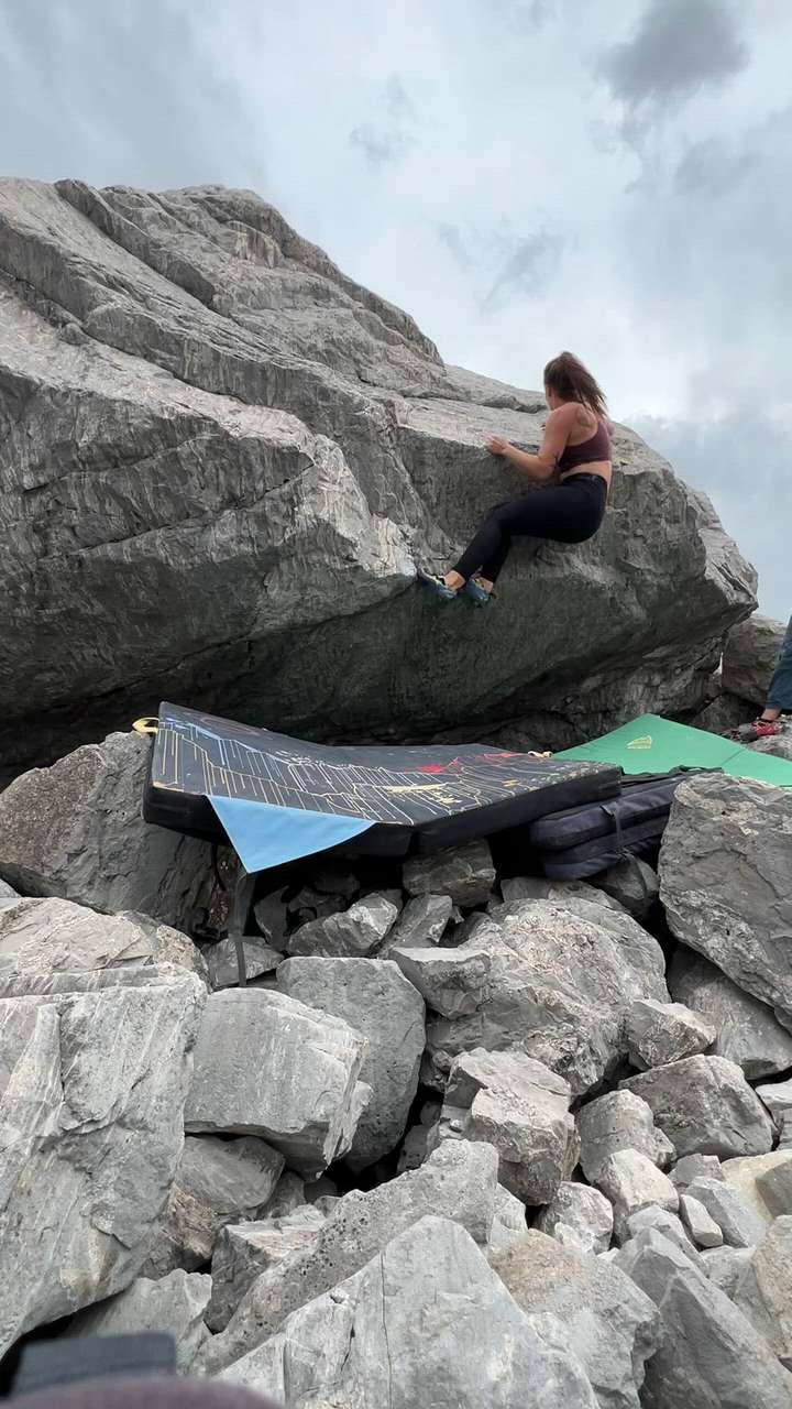 Dantle Procedure v6 - The Prow, Frank Slide Bouldering - Watch Beta Videos