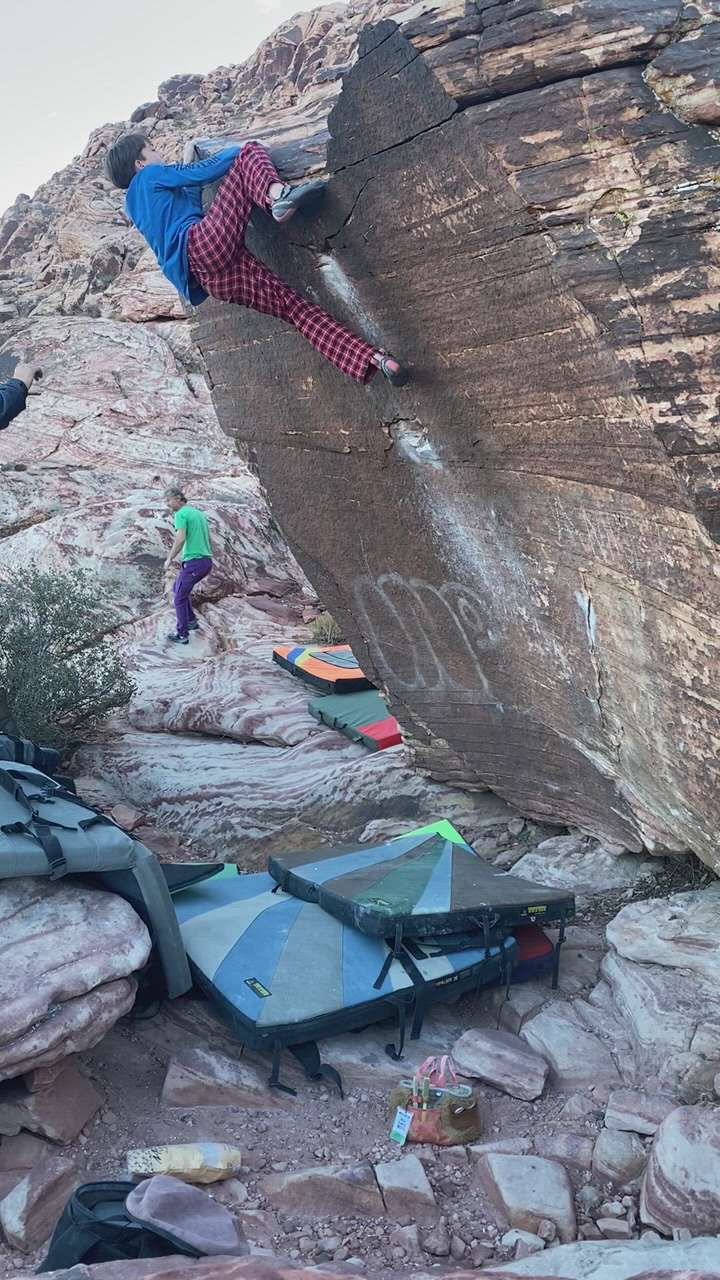 The Red Wave v10, Red Rocks - KAYA | The Climber's App