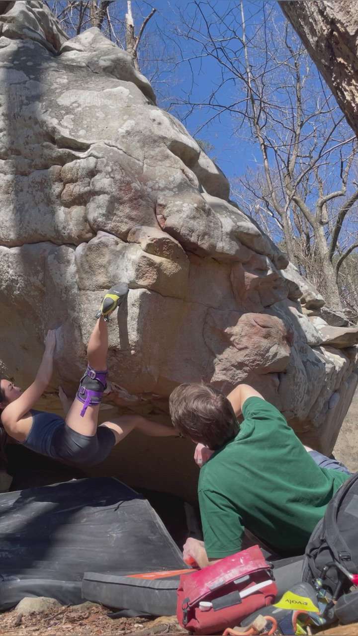 The Widowmaker v6 - Super Mario, Stone Fort Bouldering - Watch Beta Videos