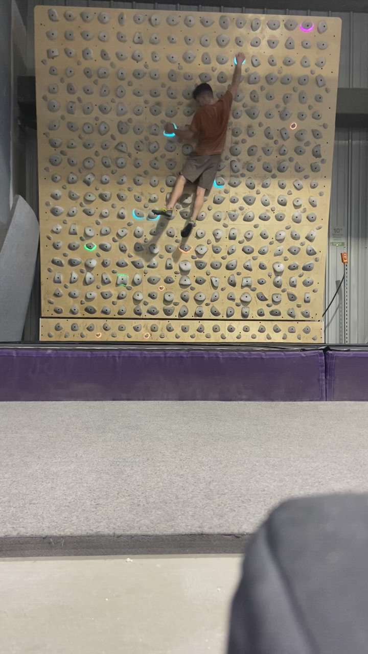 Pogo dyno v4 - Kilter Board (Original) Bouldering - Watch Beta Videos