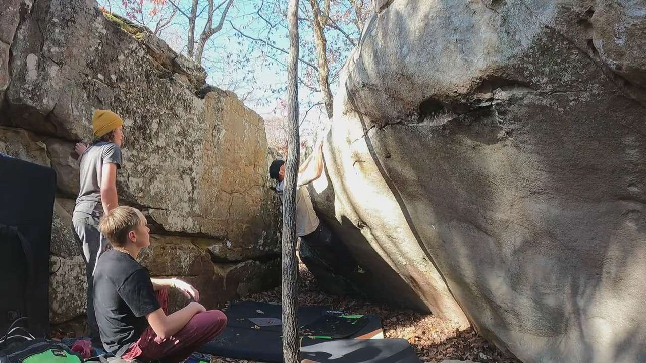 Swirls v4 - Upper Boulders, Horse Pens 40 Bouldering - Watch Beta Videos