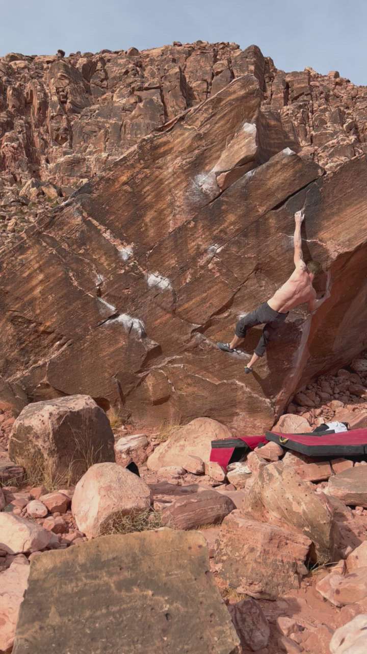 Tailpipe v9 - Gateway Canyon, Red Rock Bouldering - Watch Beta Videos