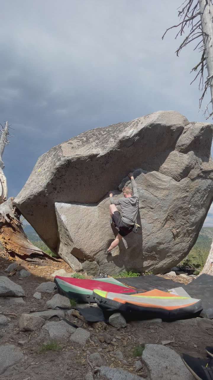 Purple Sticky Punch v5 - Summit Lake, Lake Tahoe Bouldering - Watch ...