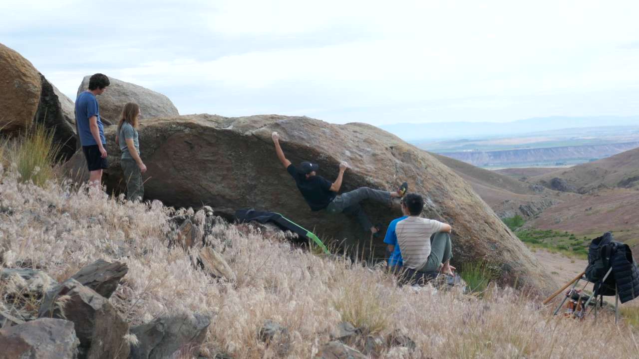It’s a Peach v3 - Lower Reynolds, Reynolds Creek Bouldering - Watch Beta Videos