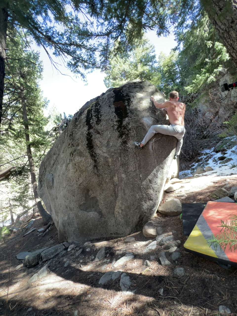 The Hug Right v11 - Boulder Canyon Bouldering - Watch Beta Videos
