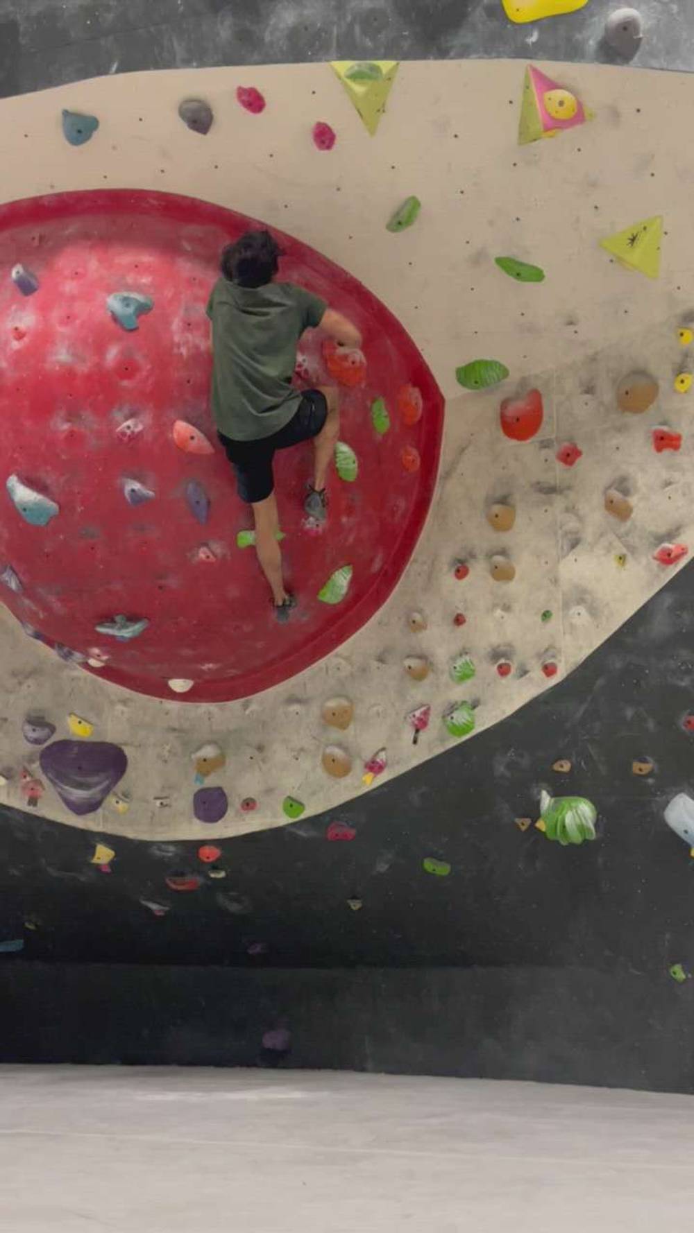 Pink v5 - Climb So iLL at the Power Plant Bouldering - Watch Beta Videos