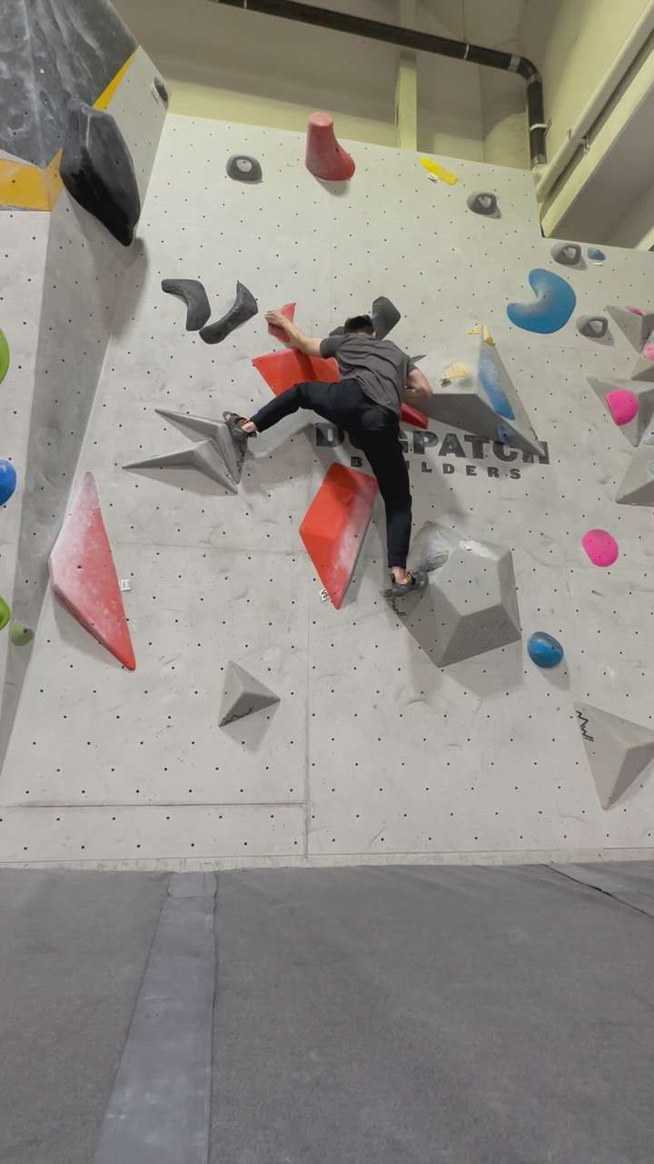 Red v8, Momentum Lehi - KAYA | The Climber's App