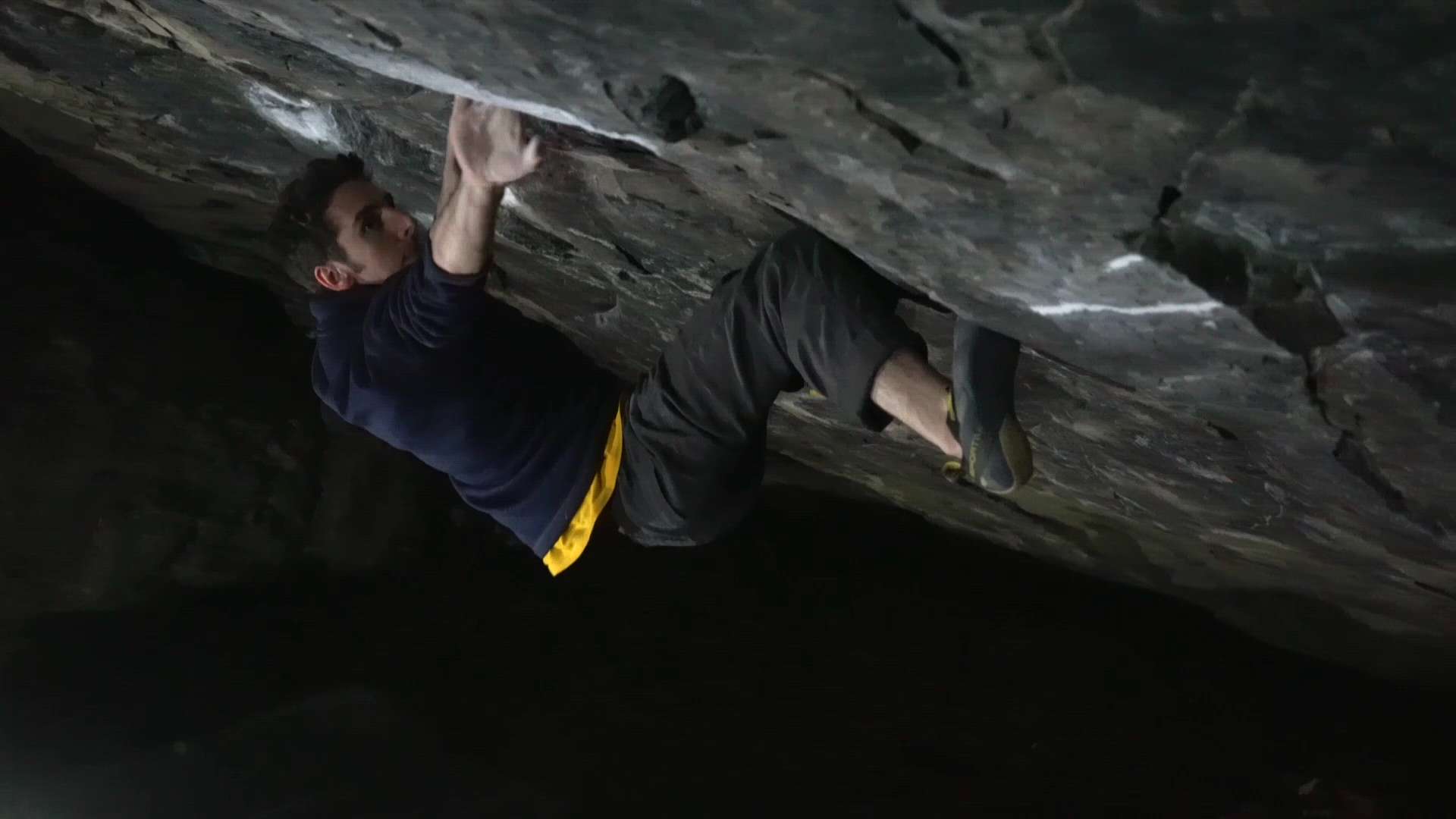 Razorblade Rodeo v10 - Bizzaro, Niagara Glen Bouldering - Watch Beta Videos