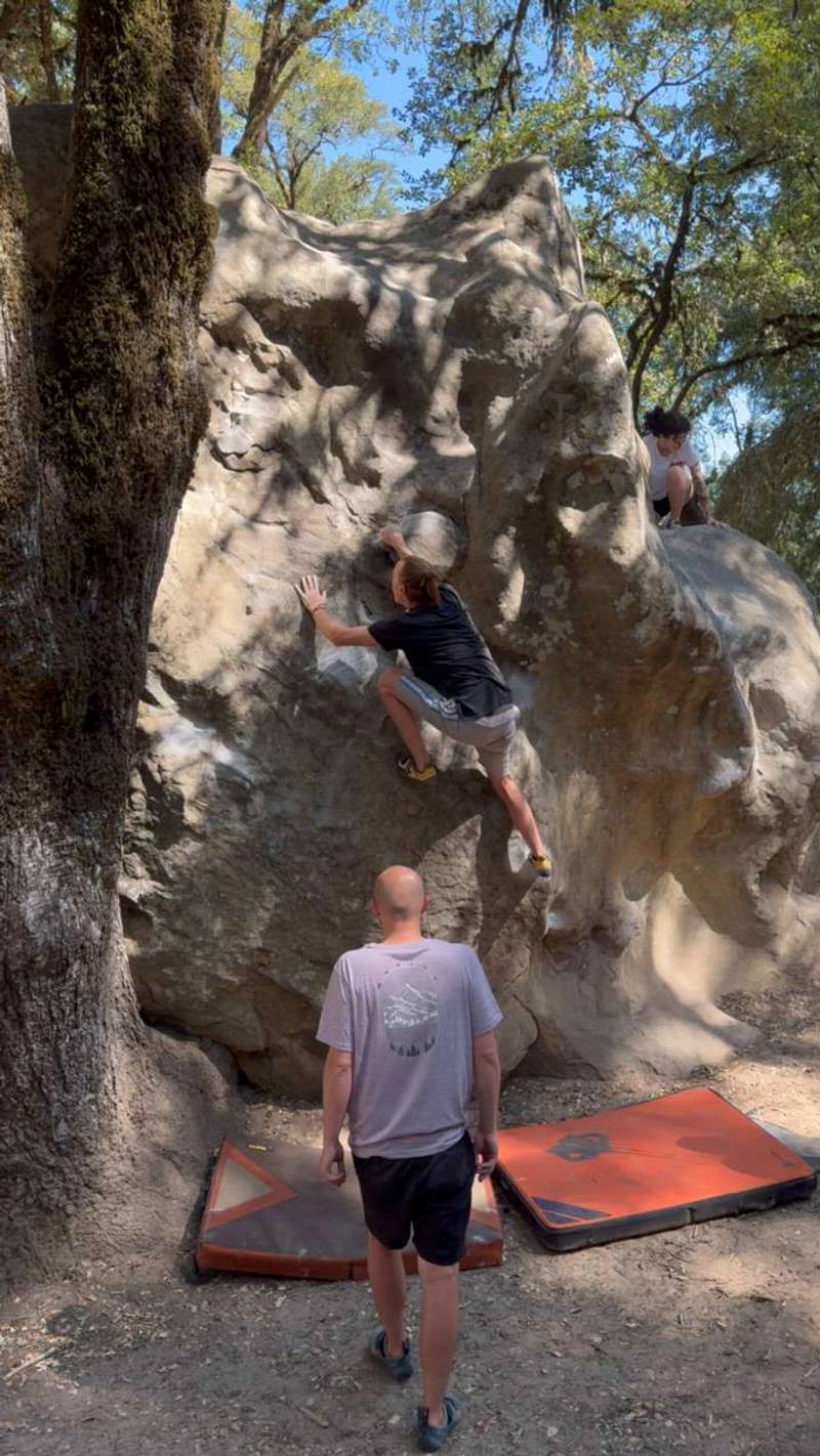 Mr. Magoo Left v7 - Magoos, Castle Rock State Park Bouldering - Watch ...