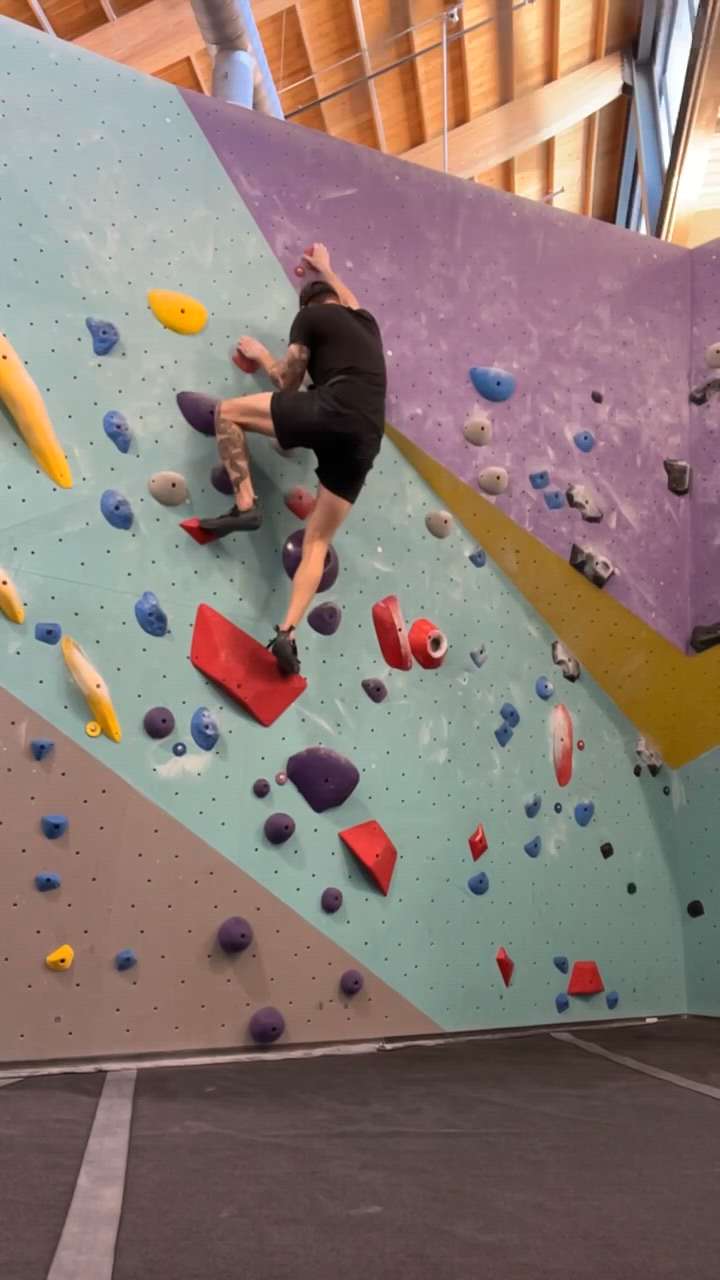 Red v5 - Movement Dallas The Hill Bouldering - Watch Beta Videos