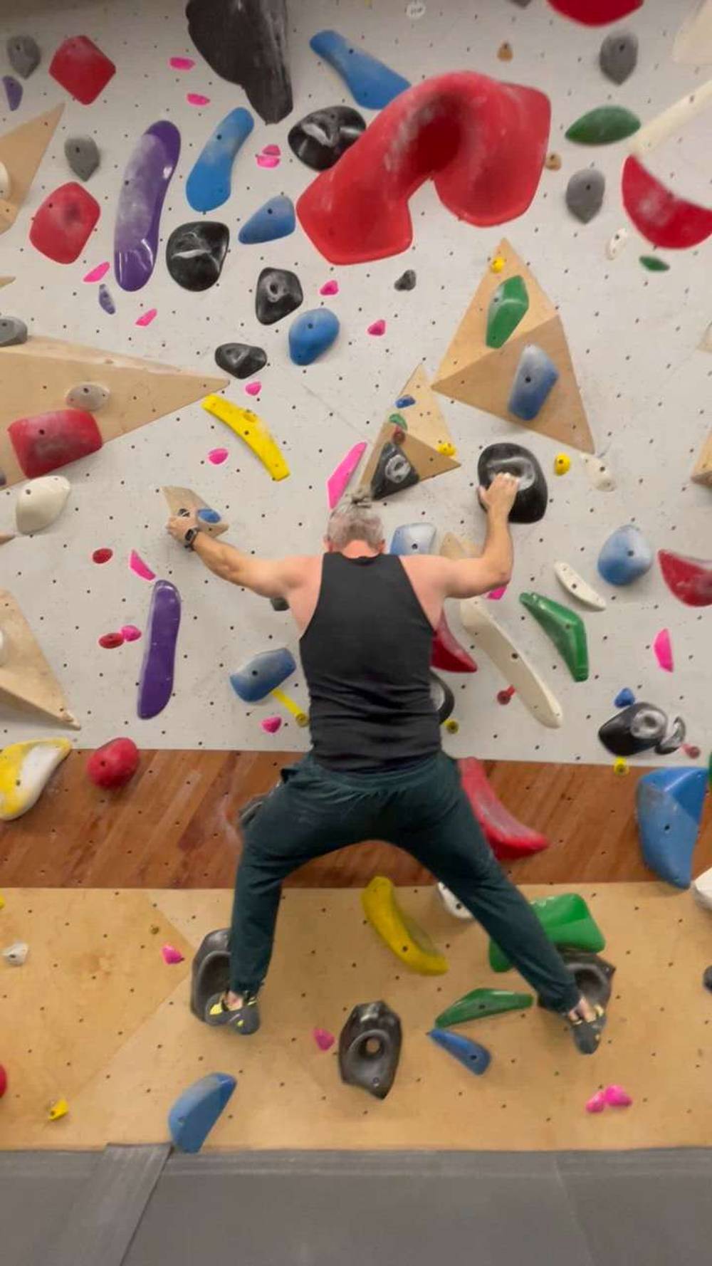 Black Boulder - Mosaic Boulders Bouldering - Watch Beta Videos