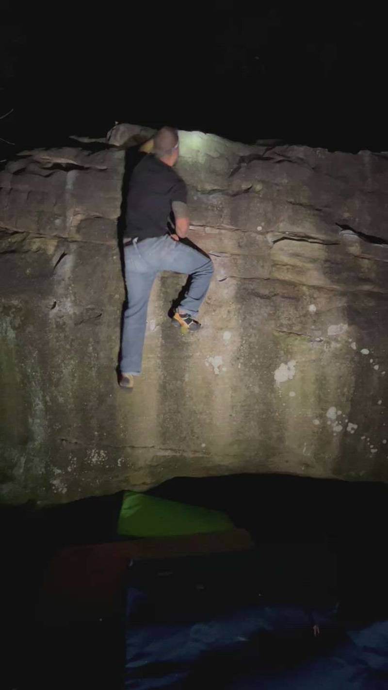 Face it v2 - The Mountain Boulder, St. Elmo Boulders/Old Wauhatchie ...