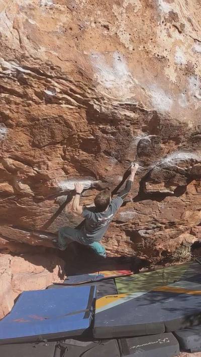 Monkey Trench v8 - Red Spring, Red Rock Bouldering - Watch Beta Videos