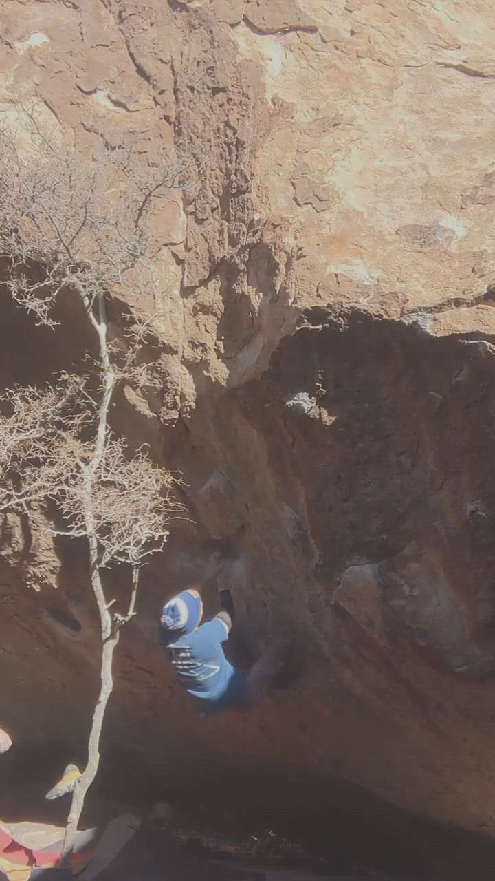 Big Iron on His Hip v7 - North Mountain, Hueco Tanks Bouldering - Watch ...