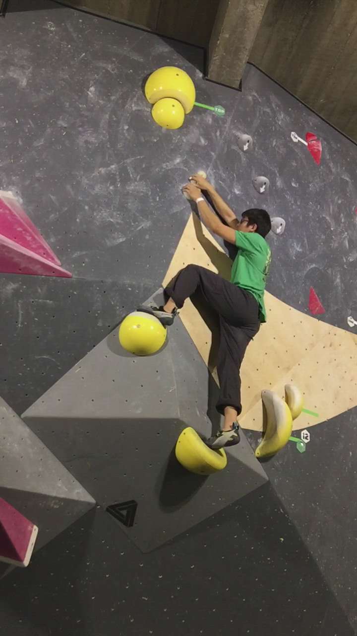 Yellow v4 - Method Climbing Newark Bouldering - Watch Beta Videos