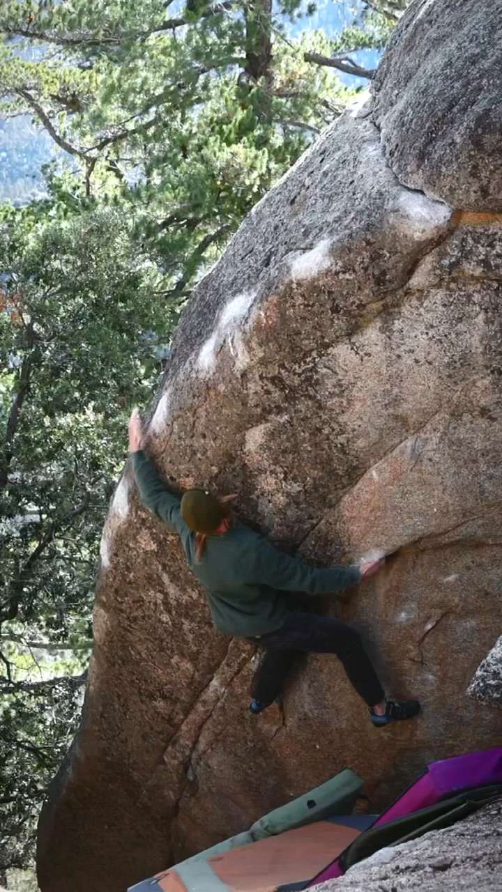 Sans Soleil v11 - Outer Corral, Black Mountain Bouldering - Watch Beta Videos