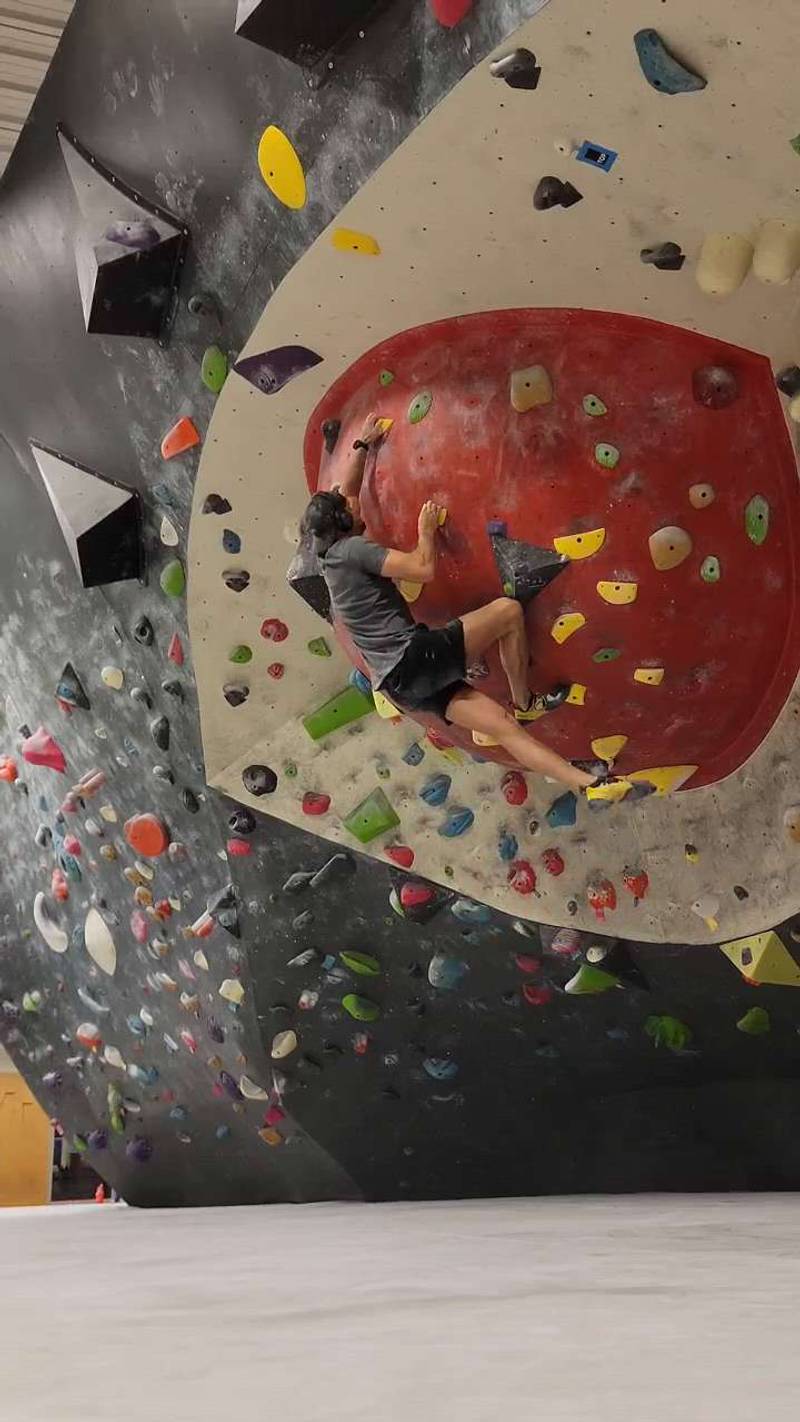 Yellow v8 - Climb So iLL at the Power Plant Bouldering - Watch Beta Videos