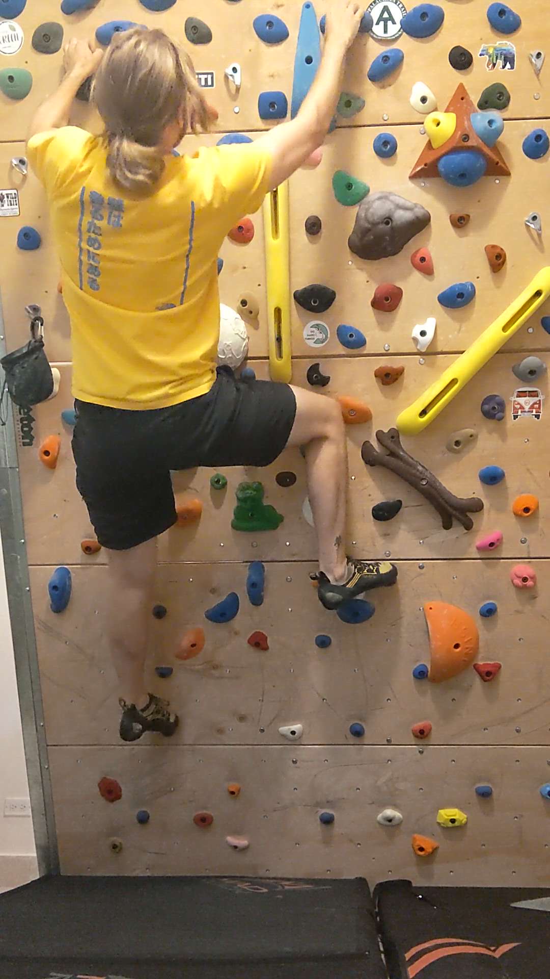 Ice Traverse v3 - PTY Clayton Bouldering - Watch Beta Videos