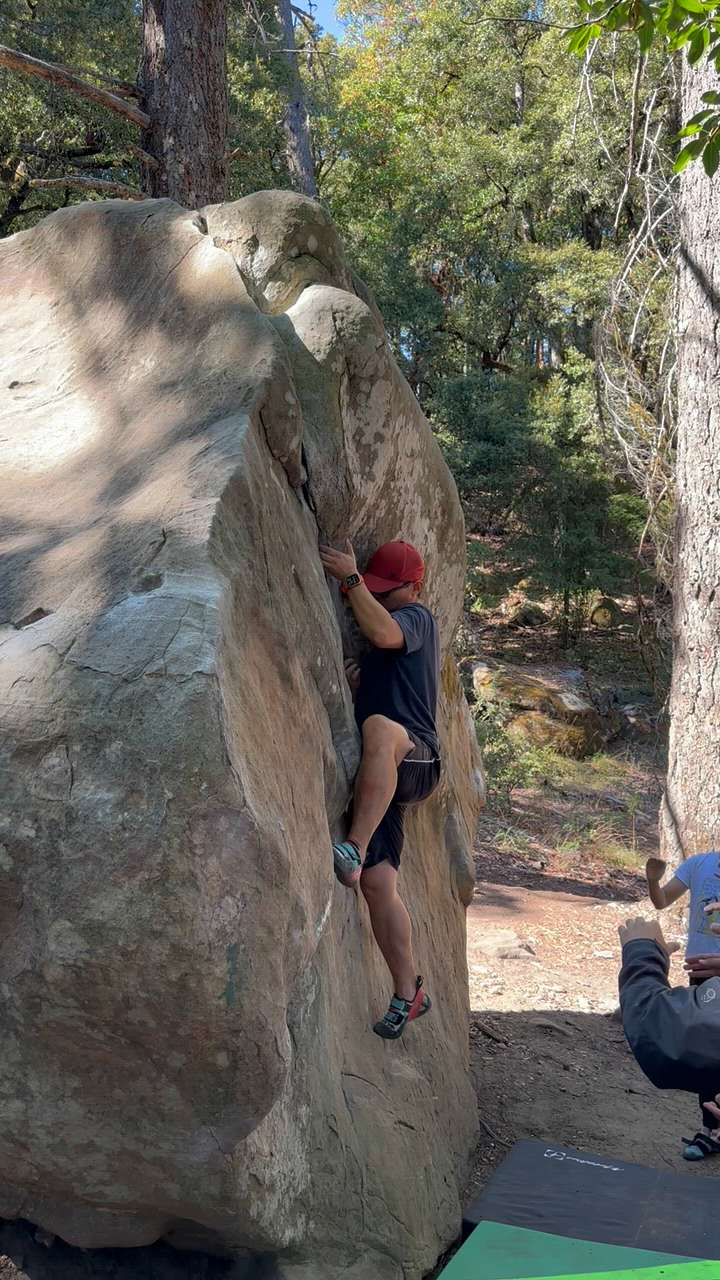 Road Rash Traverse v2 - Roadkill Boulders, Indian Rock Bouldering ...