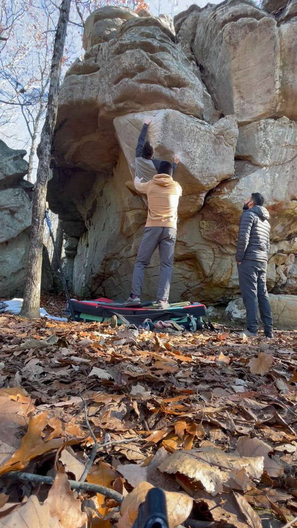 Squeeze Box v8 - The Citadel Bouldering - Watch Beta Videos