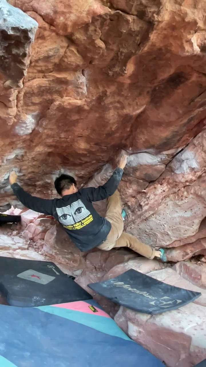 Spring Loaded v8 - Red Spring, Red Rock Bouldering - Watch Beta Videos