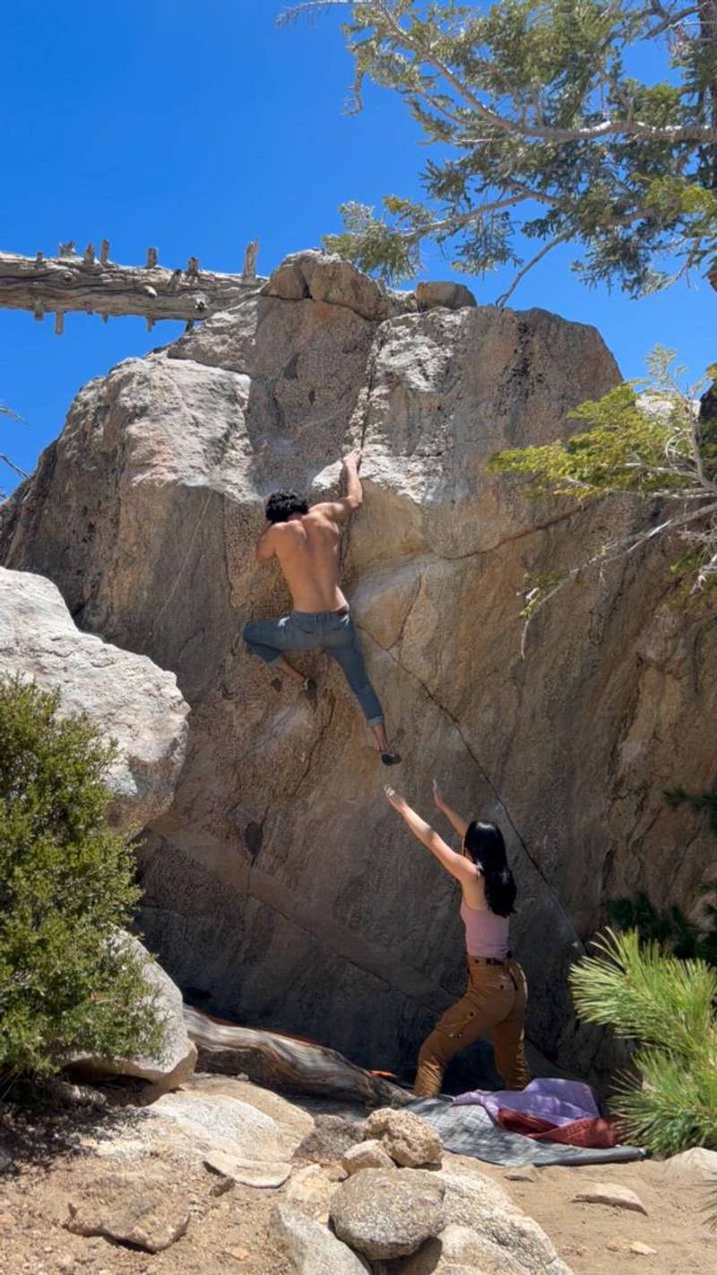 Flight of Osirus v6 - Main Trail, Tramway Bouldering - Watch Beta Videos