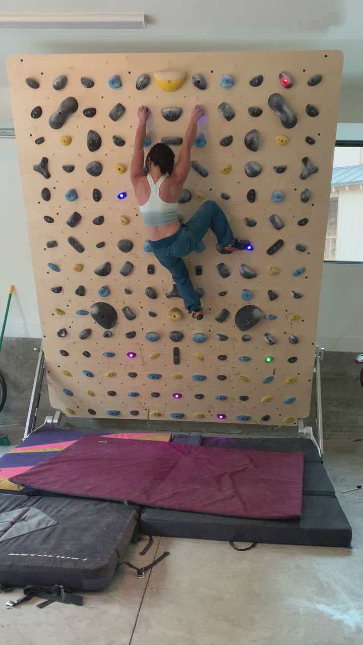 Crimptastic v5 - Grasshopper Board Bouldering - Watch Beta Videos