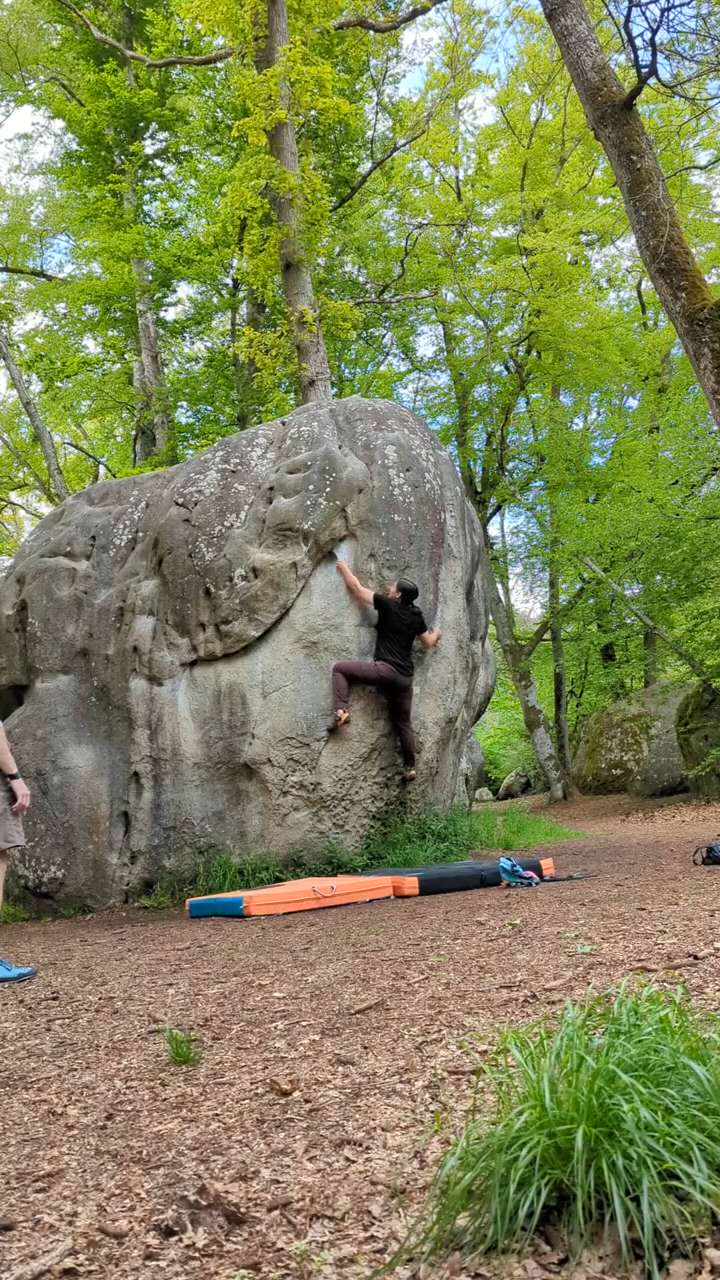 Le Surplomb de Marbre v3 - Fontainebleau Bouldering - Watch Beta Videos