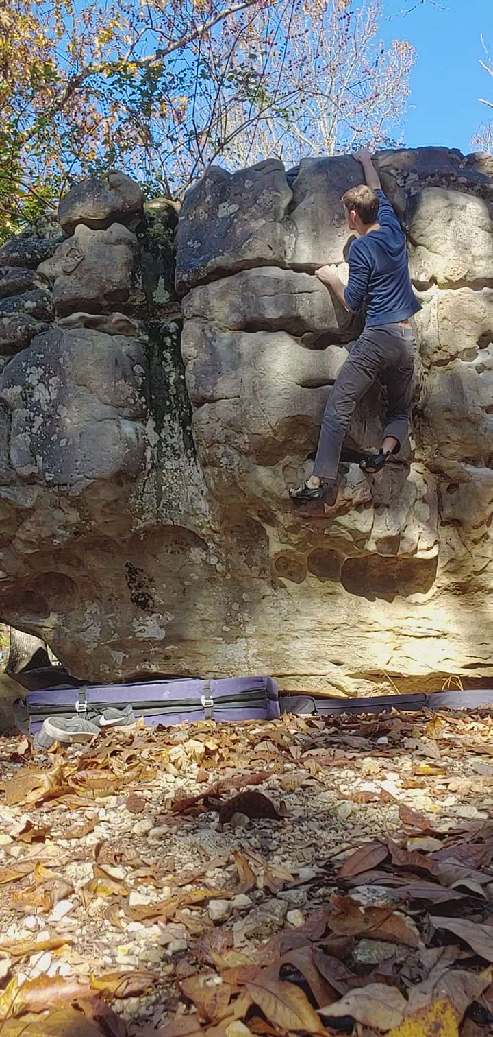 Grape Ape v1 - Upper HP40, Horse Pens 40 Bouldering - Watch Beta Videos