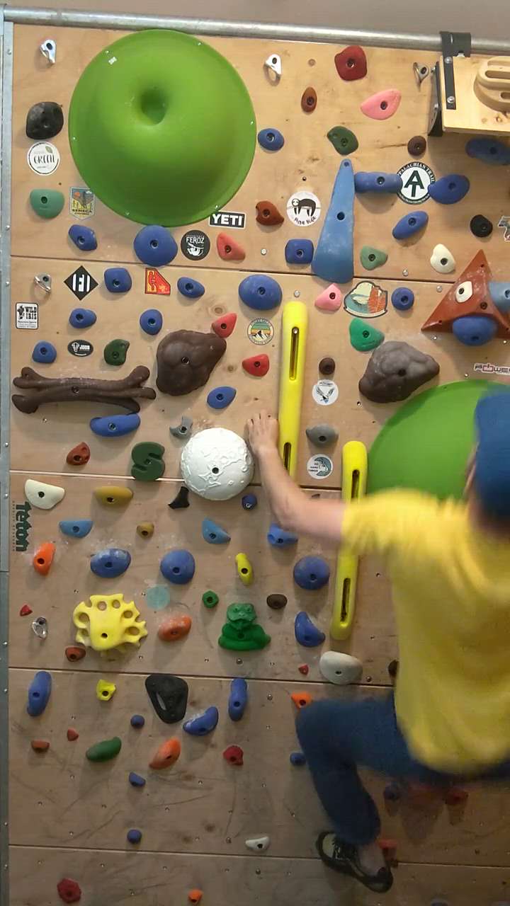 Ice Traverse v3 - PTY Clayton Bouldering - Watch Beta Videos