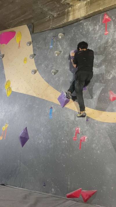 Purple v6 - Method Climbing Newark Bouldering - Watch Beta Videos