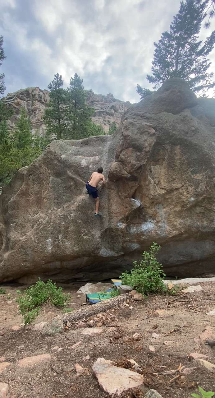 Warmup Dyno v4 - Coal Creek Bouldering - Watch Beta Videos