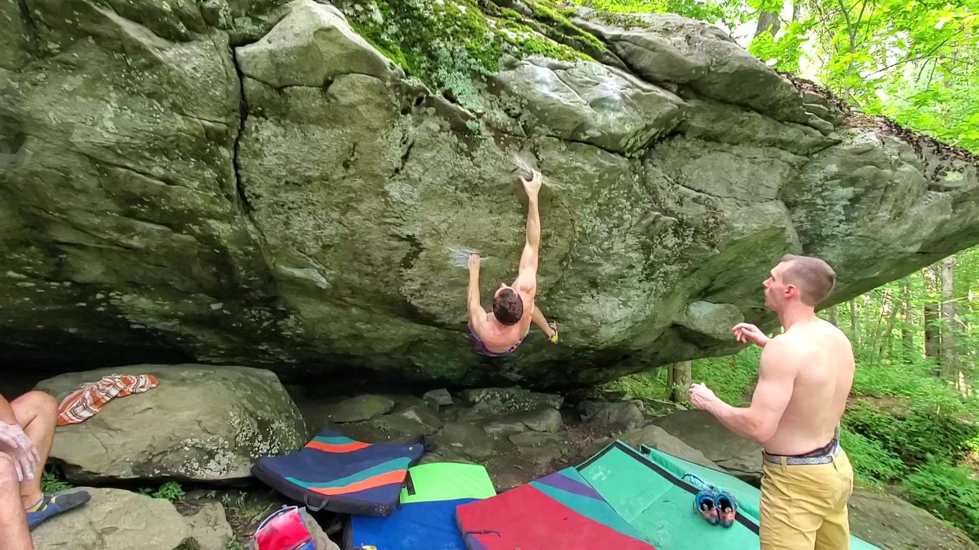 Tendon Sandwich v7 - Blowing Rock Bouldering - Watch Beta Videos