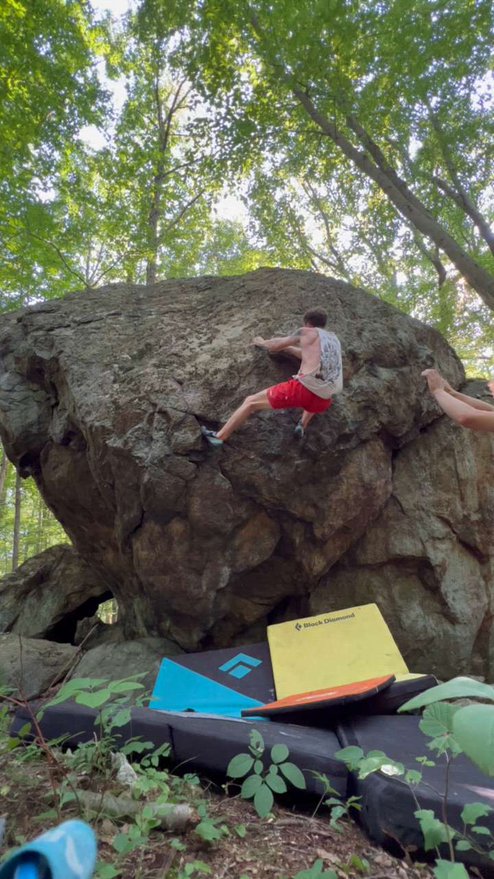 Scoliosis Shark v4 - Sparta Boulders, Hopatcong Bouldering - Watch Beta ...
