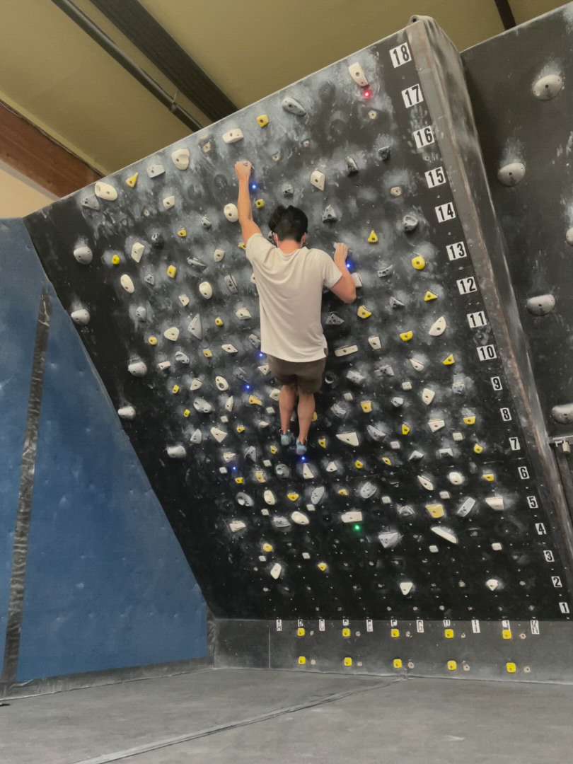 WARM UP NO. 10 v4 - Moonboard (2016) Bouldering - Watch Beta Videos