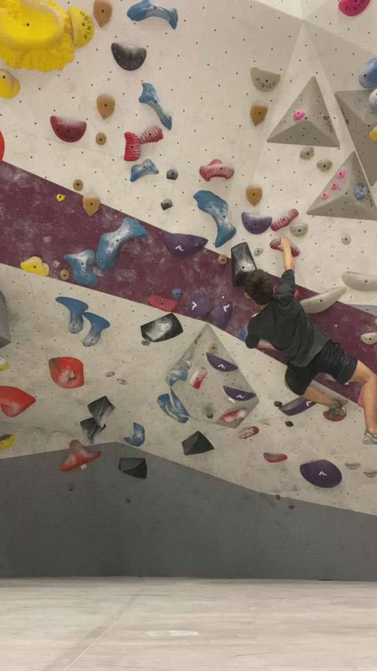 Red v3 - Momentum Katy Bouldering - Watch Beta Videos