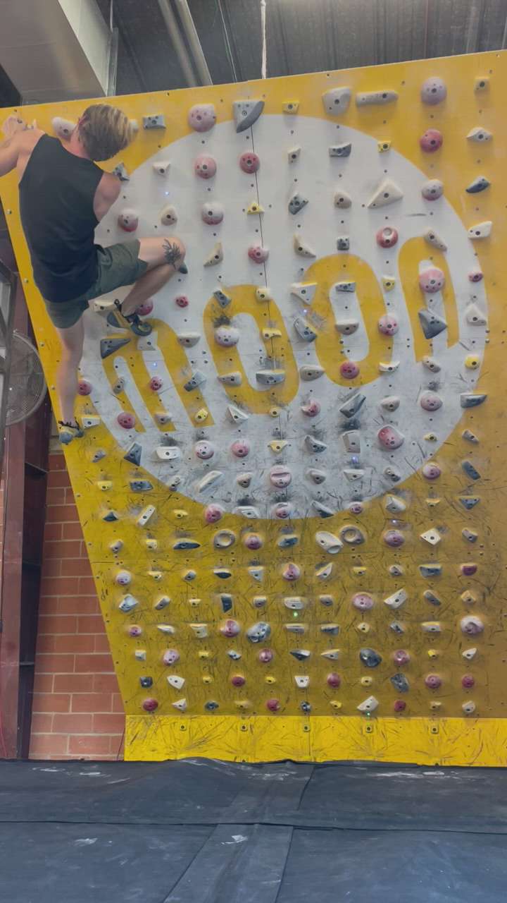 Watch Your Elbows!💪 v5 - Moonboard (2017) Bouldering - Watch Beta Videos