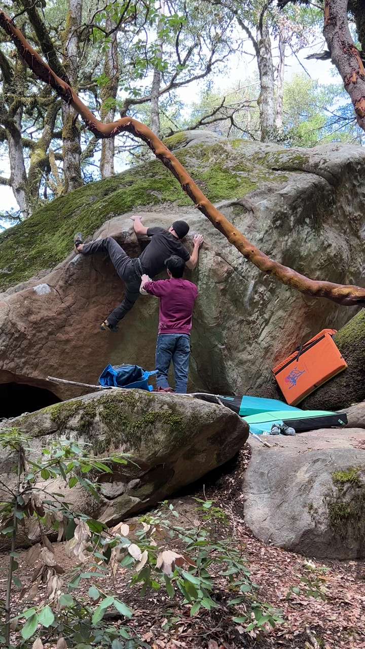 Nature Nazi Traverse v4 - Nature Boulders, Indian Rock Bouldering ...
