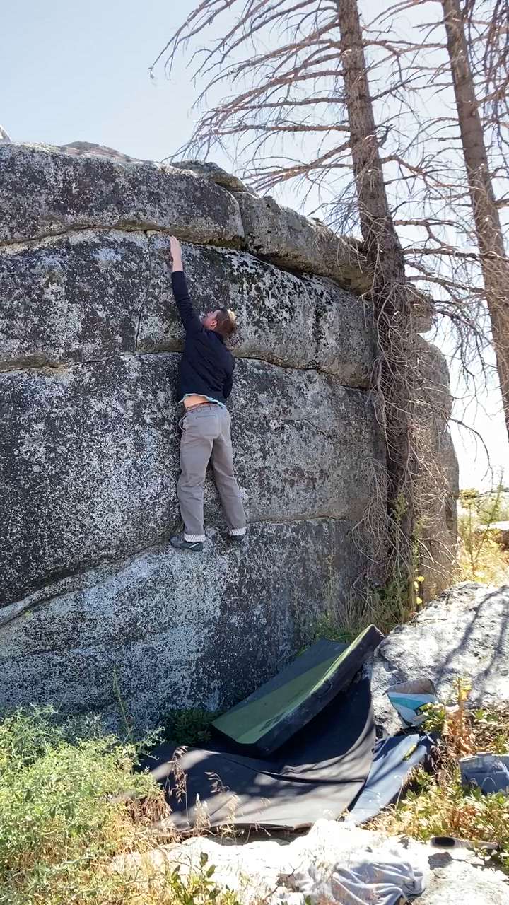 Peach Cobbler v3 - Phantom Spires, Lake Tahoe Bouldering - Watch Beta ...