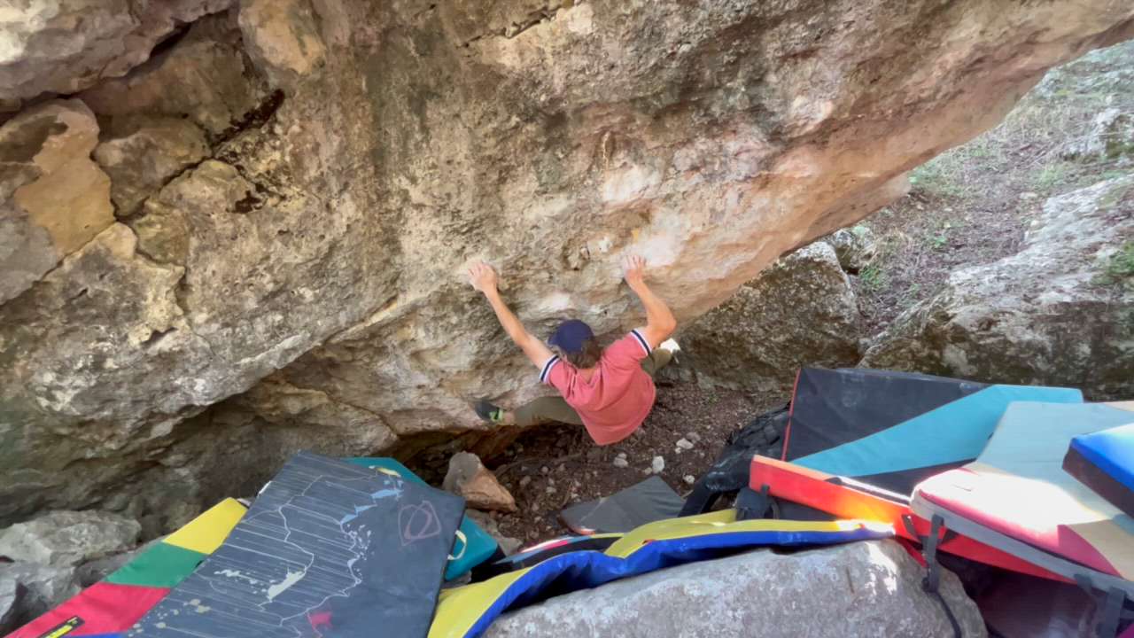 The Lion v9 - Pedernales Bouldering - Watch Beta Videos