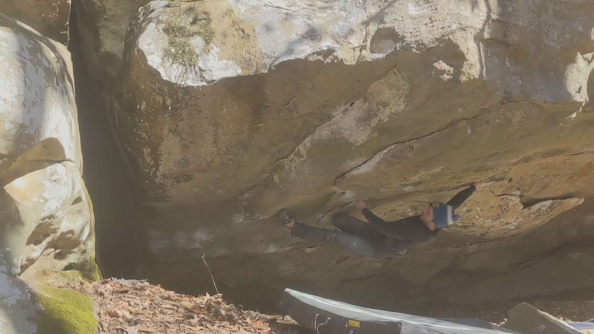 Hell Hound v10 - Three Hounds Roof, Hagler Road Boulders Bouldering ...