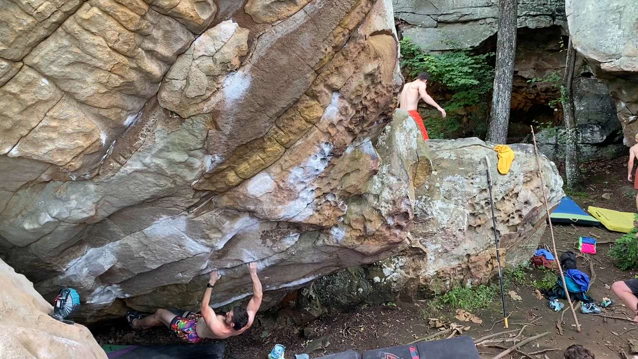 The Glove v5 - Front, Stone Fort Bouldering - Watch Beta Videos