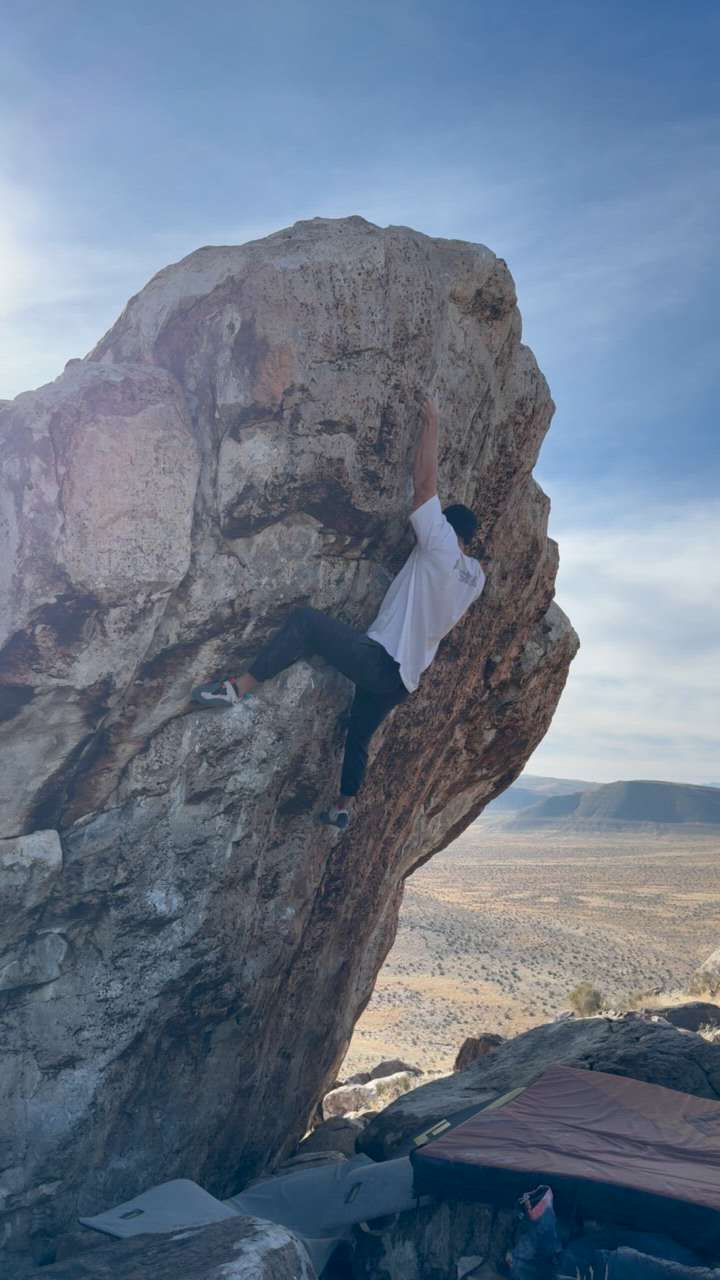 The Middle Finger v7 - Black Hills, Ibex Bouldering - Watch Beta Videos