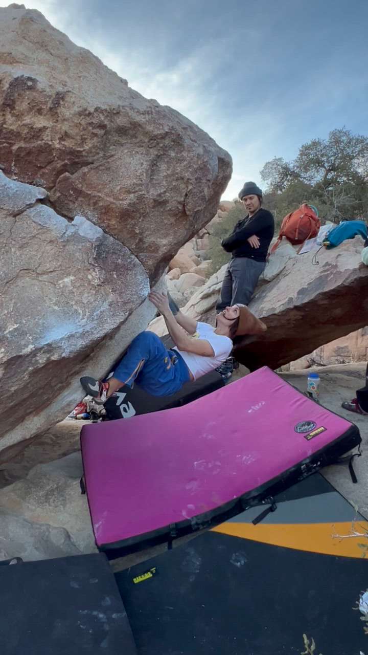Tilto-Meter Center v1 - Outback, Joshua Tree Bouldering - Watch Beta Videos